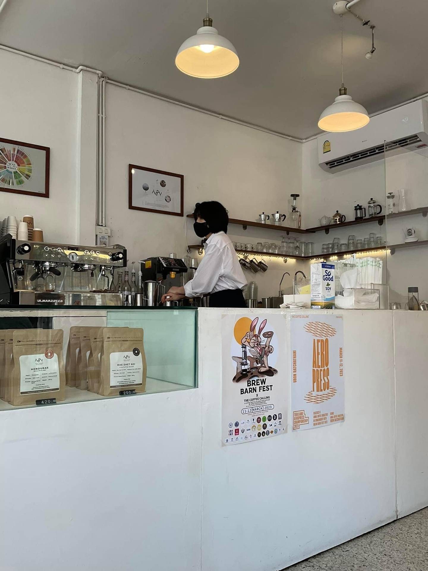 รีวิว Anna Coffee Roasters พิชิตรังสรรค์ - ร้านฮอตฮิตของที่นี่ ที่ผมต้องมา
