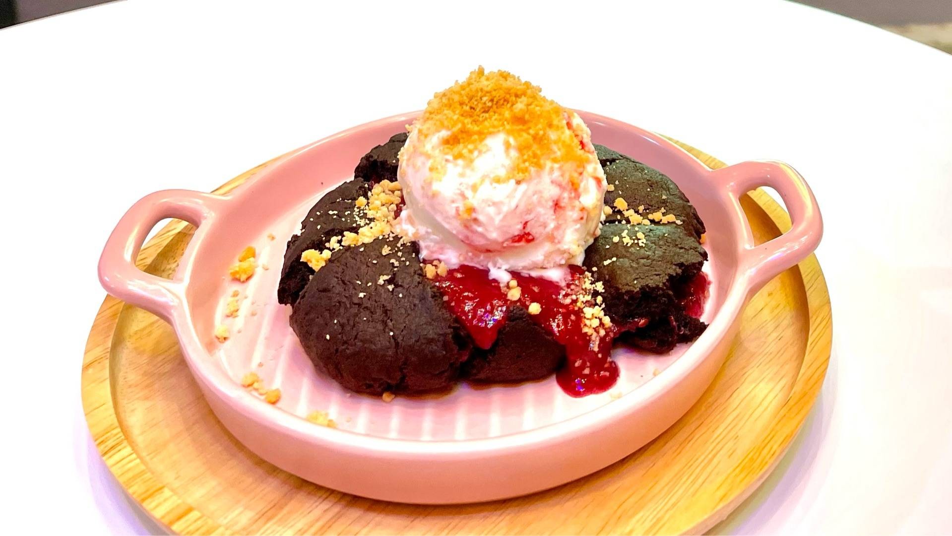 Midnight cookies คุกกี้ ไอศกรีม - สั่งอาหารเดลิเวอรี | Wongnai x LINE MAN