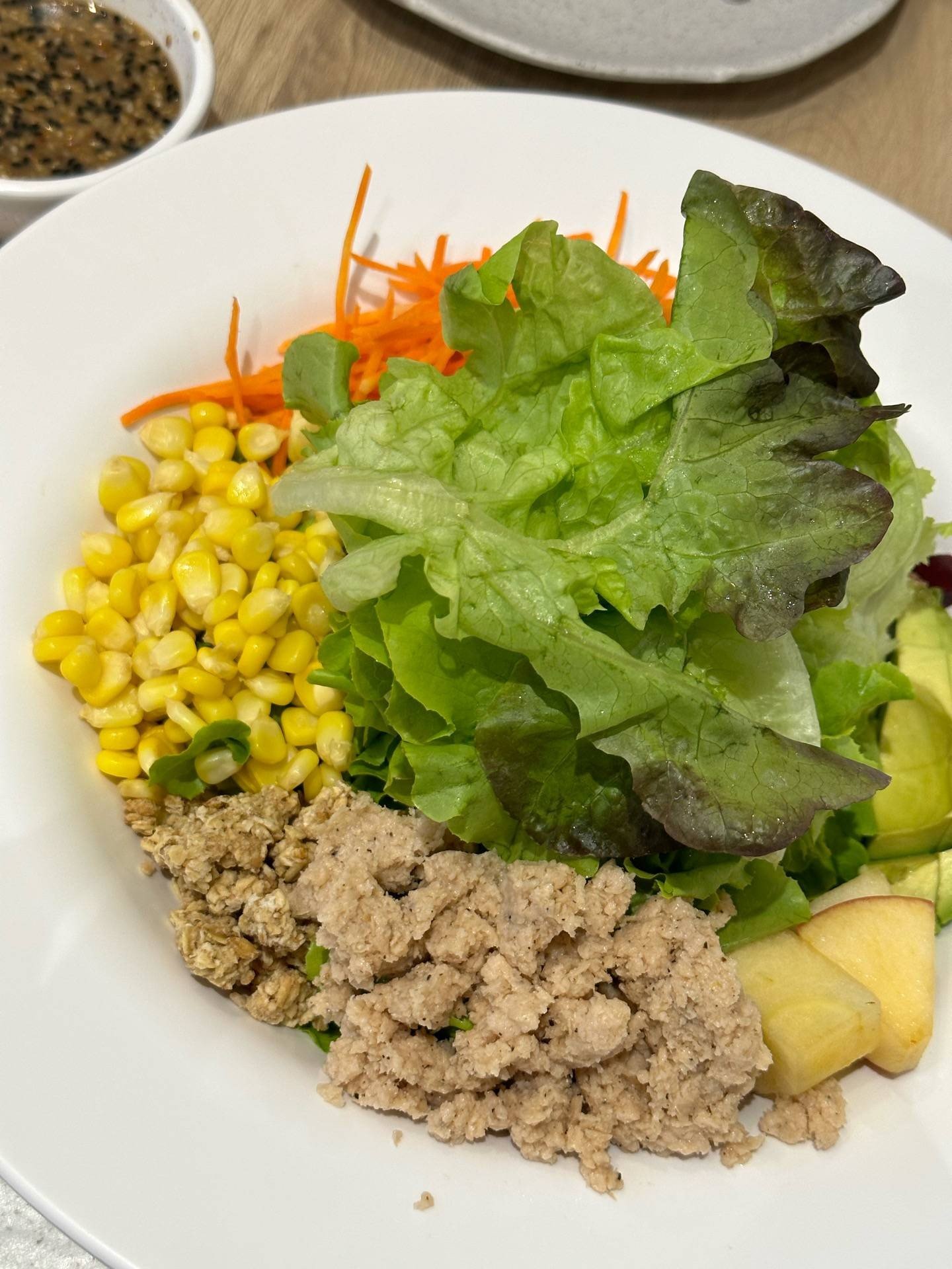 รีวิว Jones' Salad central พระราม9 - ราคาเหมาะสม รสชาติกลางๆ