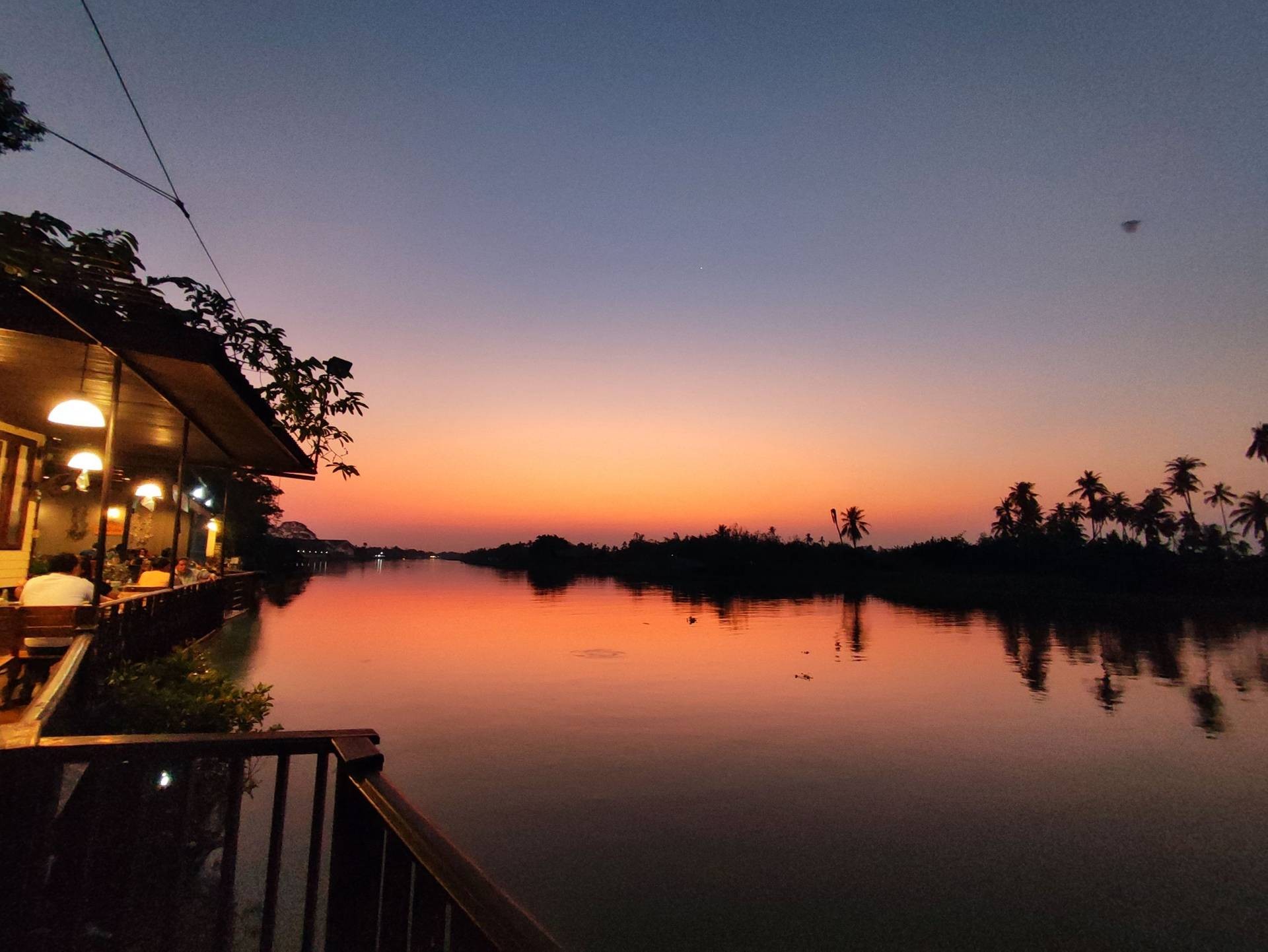 รูป เรือนน้ำอลิษา