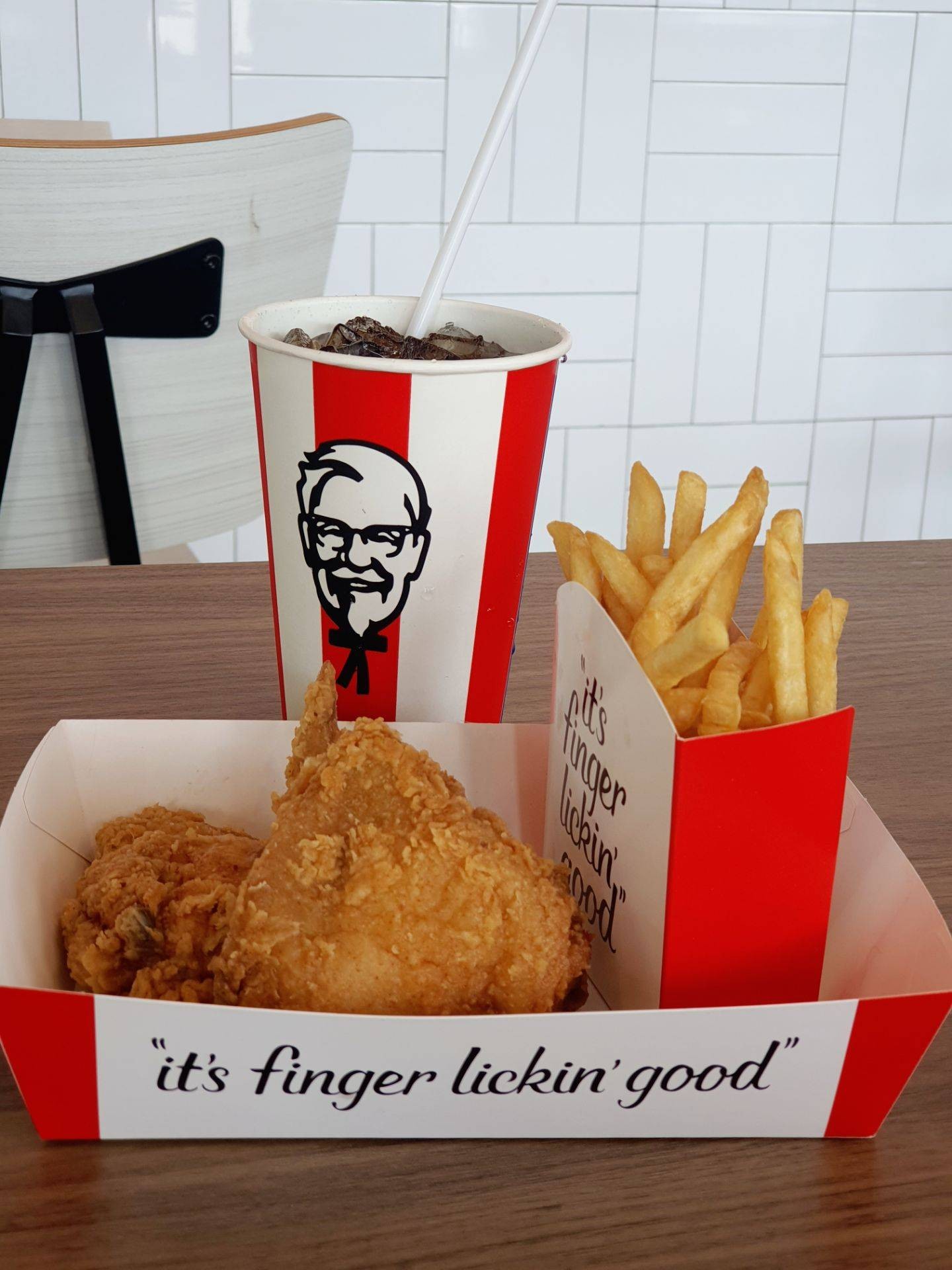 รีวิว KFC PTT Co-Op Suratthani - อิ่มอร่อยง่ายๆ สะดวกรวดเร็วกับเคเอฟซี