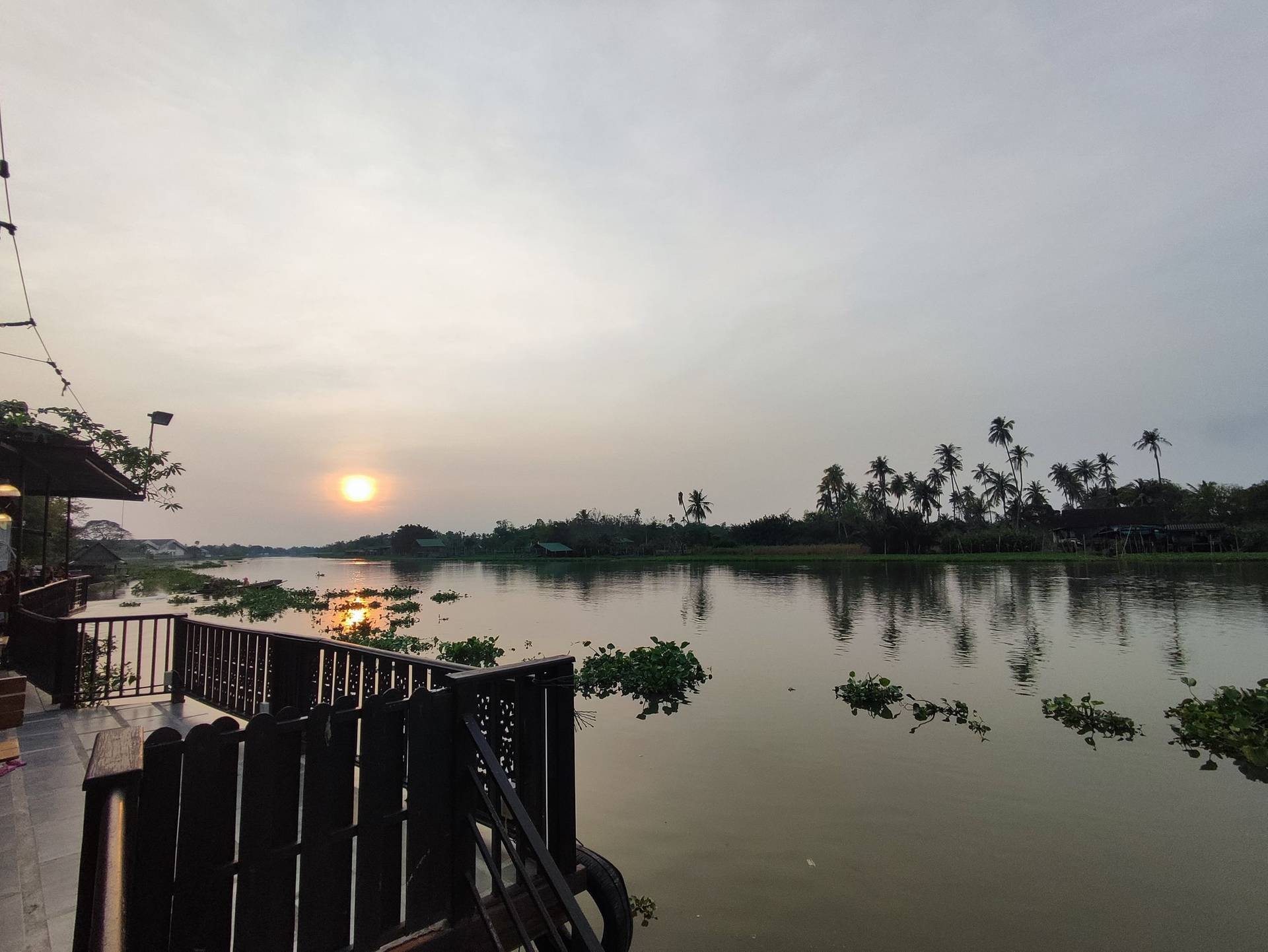 รูป เรือนน้ำอลิษา