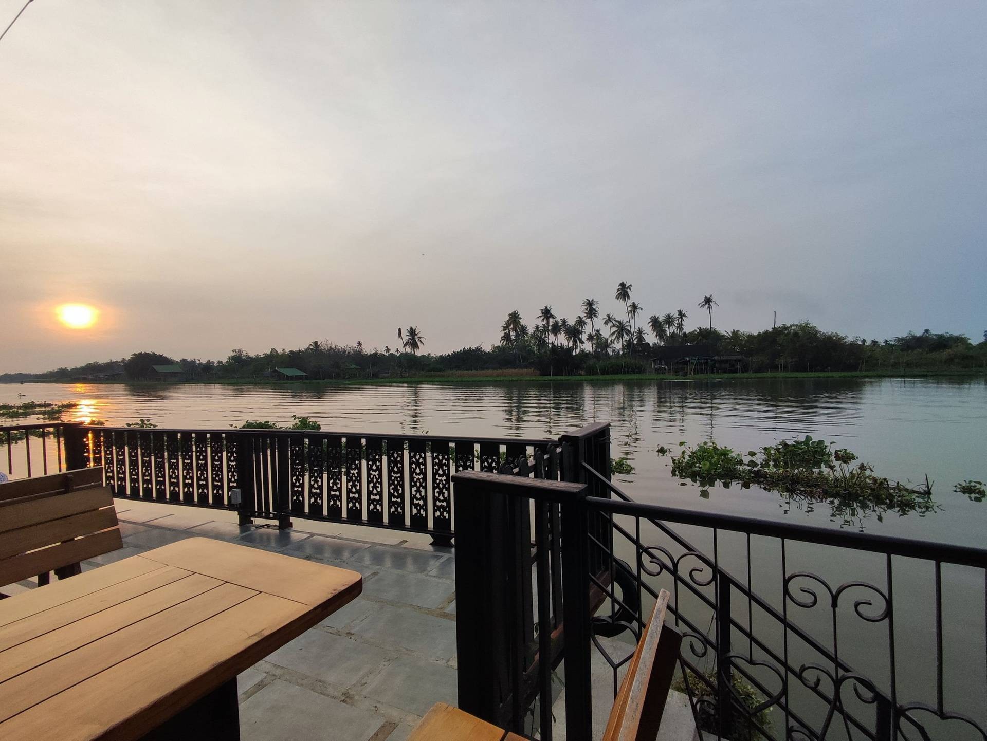 รูป เรือนน้ำอลิษา