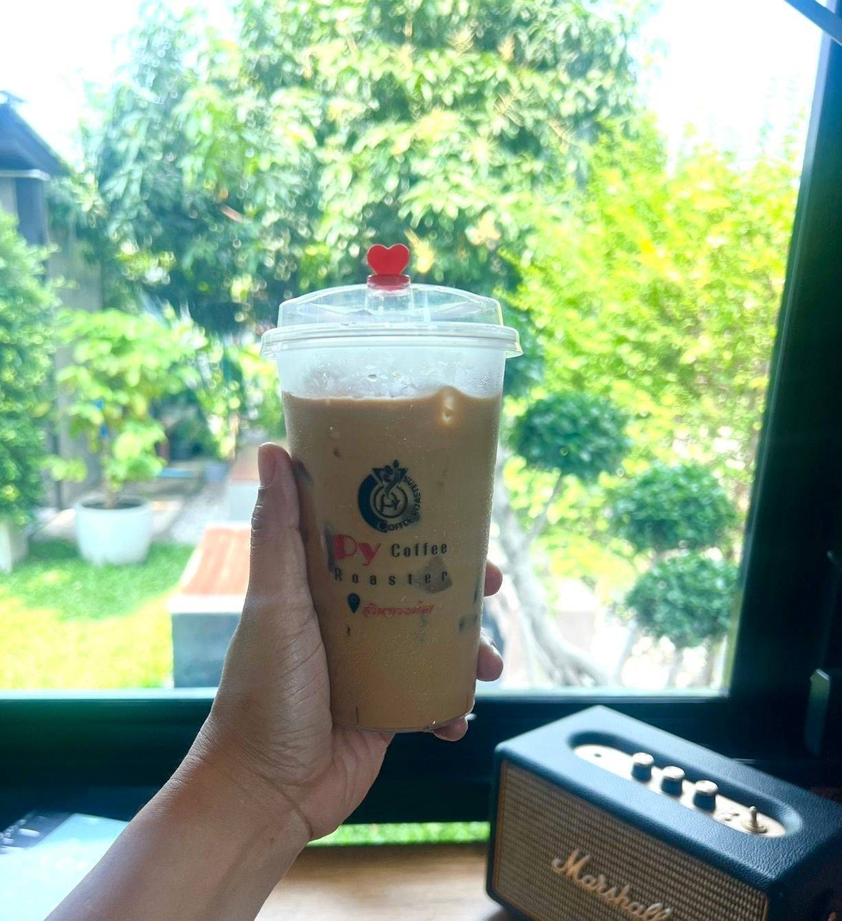 รีวิว โรงคั่วกาแฟปัญญาพาณิชย์ พี.วาย.คอฟฟี่โรสเตอร์ส (สนญ) - ขอบคุณที่แวะมาทักทาย หน้าบาร์โรง ...