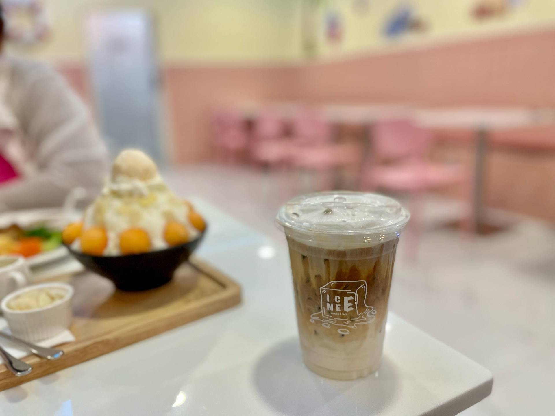 ☕️ Iced Cafe Latte. (Price 60 Baht.) ร้าน Ice-nee Bingsu&Cafe พัทยา-นาเกลือ