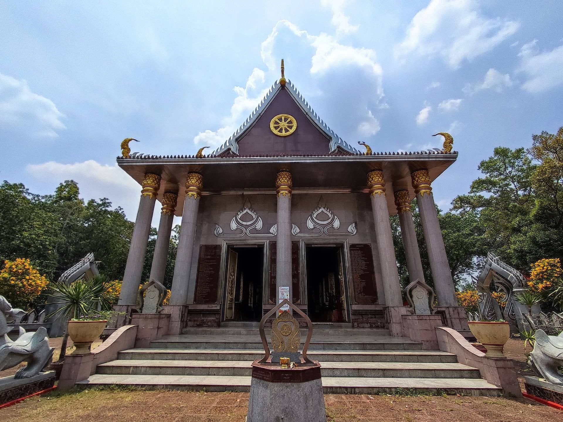 20 ที่เที่ยวปราจีนบุรี เต็มอิ่มธรรมชาติสุดสำราญ โบราณสถานเต็มเมือง
