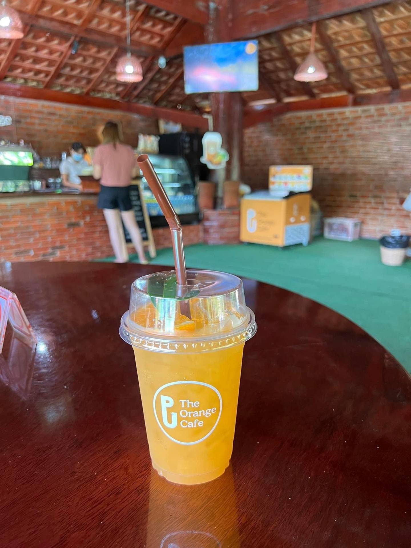 รีวิว แล้วแต่ปุ๊ The orange Cafe - มาเพิ่มความสดใสด้วยน้ำส้มคั้นเอง🍊