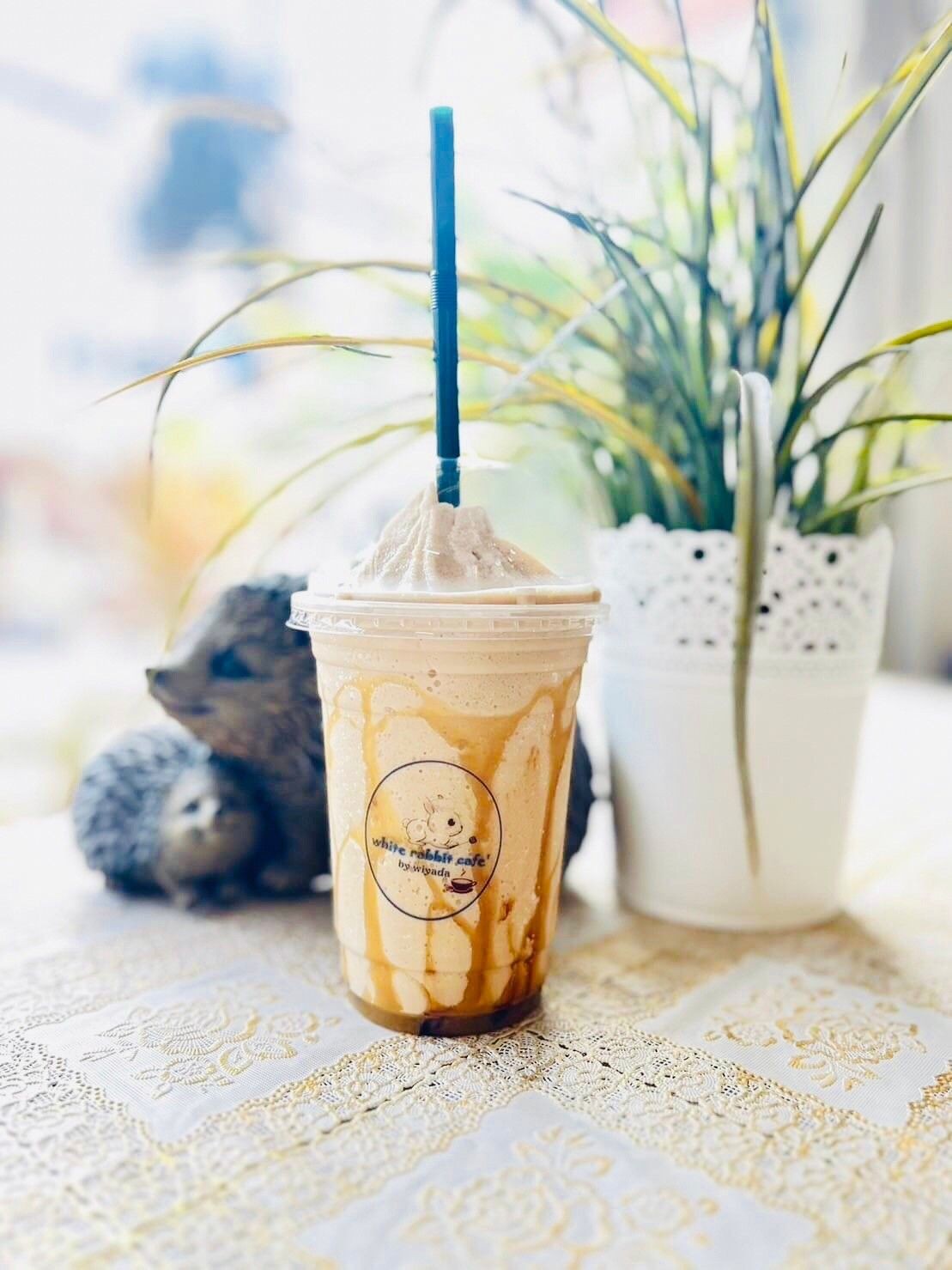 ร้าน ข้าวกะเพราพริกแห้งโบราณ&เครื่องดื่มWhite rabbit cafe สาขา2 | รีวิว ...