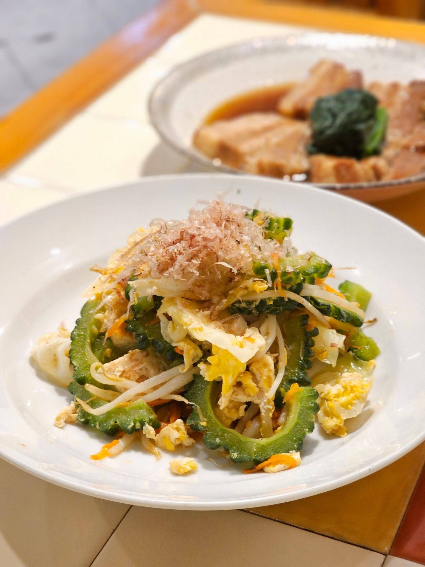 (402) ผัดมะระญีี่ปุ่น ร้าน Okinawa restaurant Kinjo สุขุมวิท 69