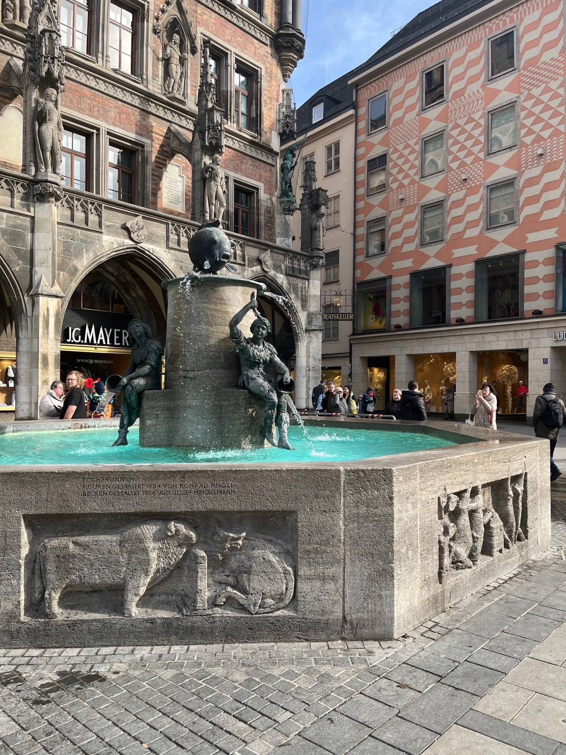 Marienplatz - รีวิวสถานที่ท่องเที่ยว