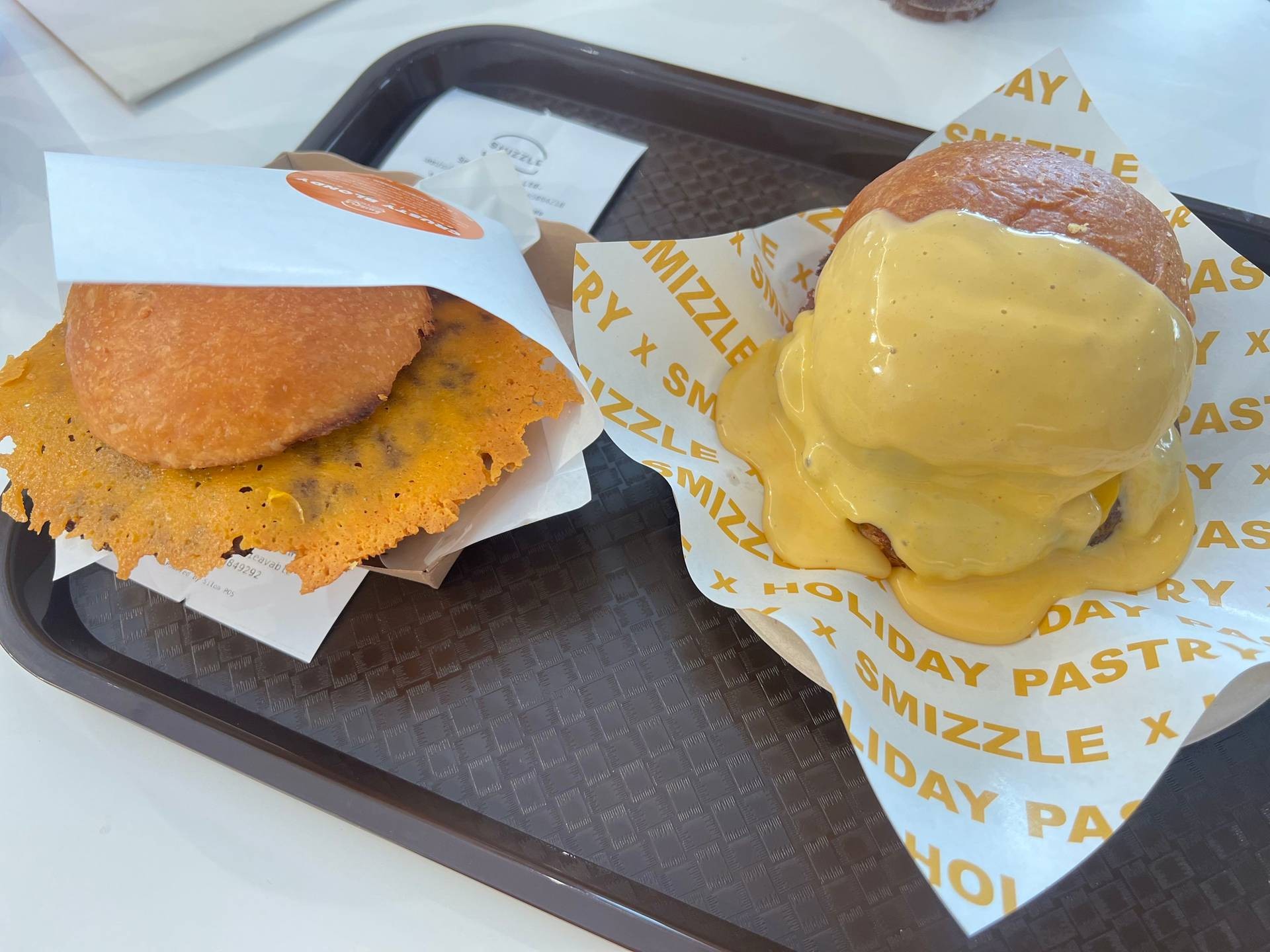 รีวิว Holiday Pastry x Smizzle Burger pop-up store โครงการ OURS - เป็น ...