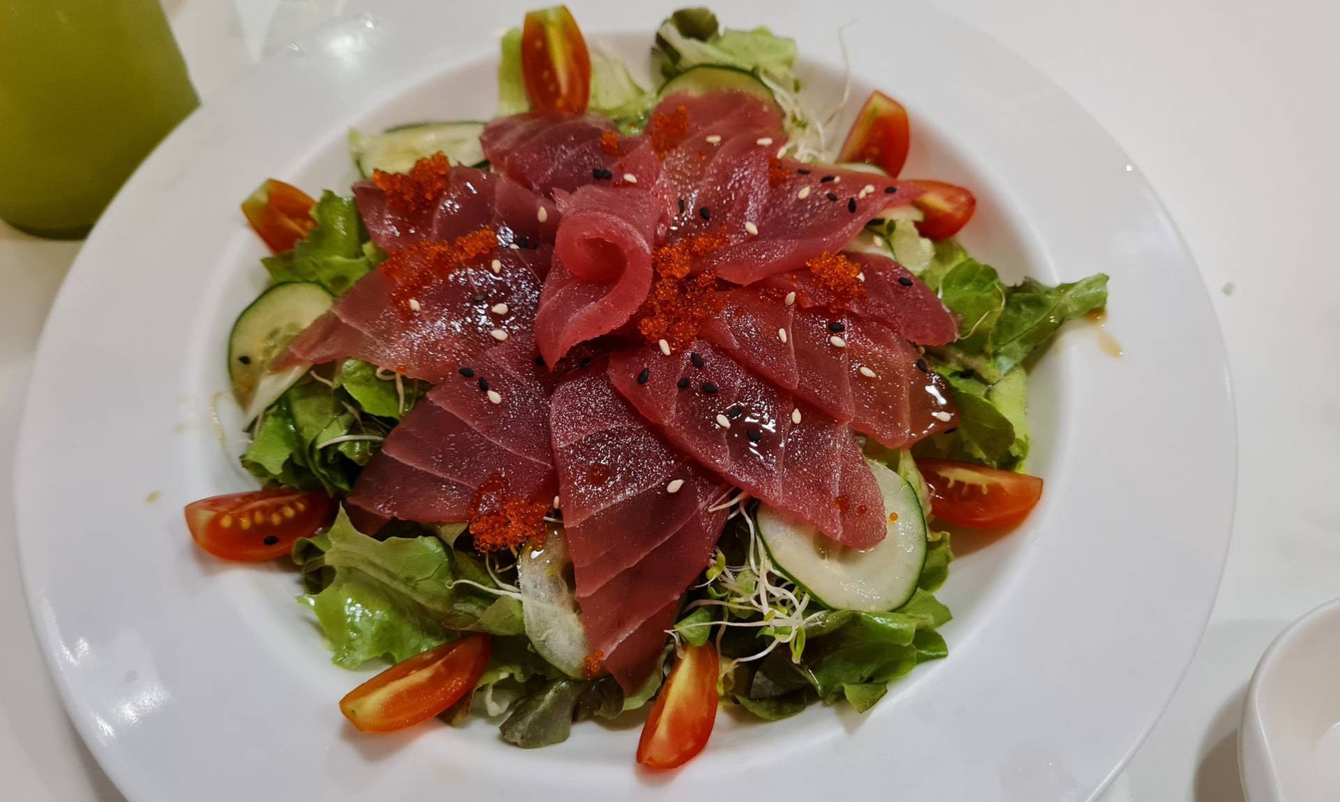 Akami Salad ร้าน Salmonkun พญาไท