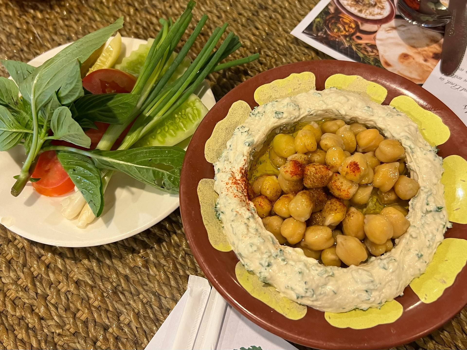 Hummus ร้าน Beirut Lebanese Restaurant สีลม 64