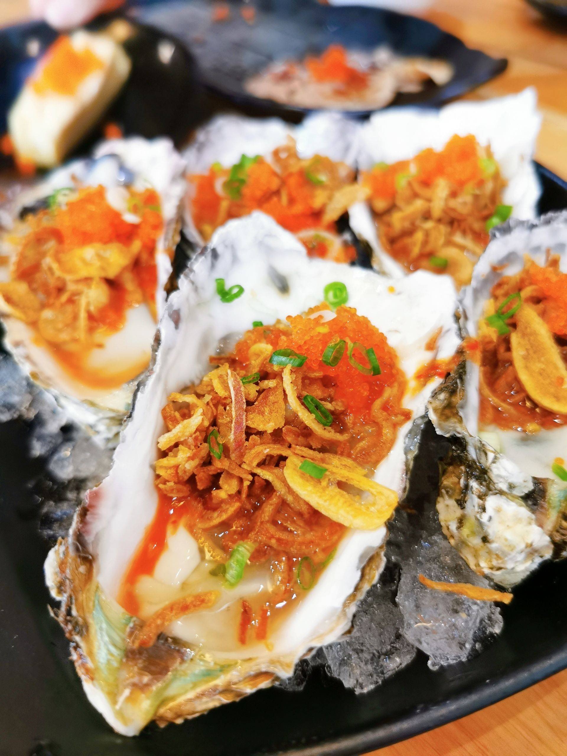 หอยนางรม ร้าน Aroi Sushi Thru Thonglor ถนนเพชรบุรีตัดใหม่