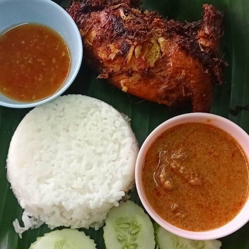 ร้าน PAKDEN นาสิกูกูส ไก่ทอดสมุนไพร | รีวิวร้านอาหาร