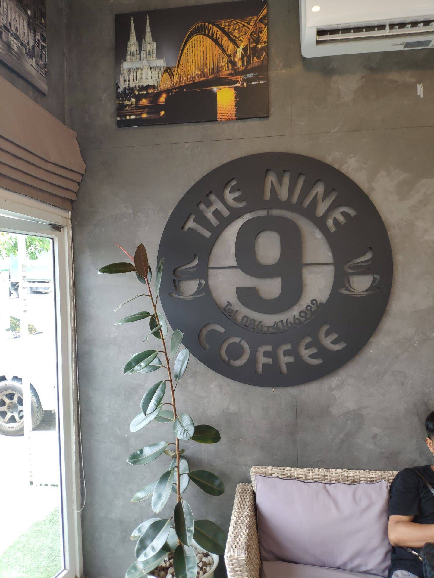 รีวิว The Nine Coffee - ร้านเล็กๆติดแอร์ นั่งพักสบาย
