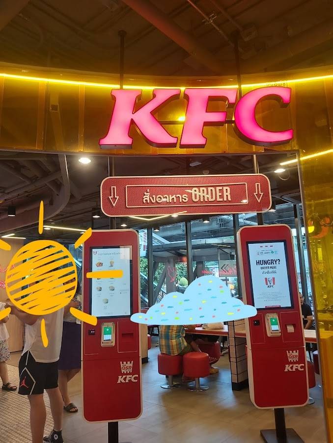 รีวิว KFC สีลมเอจ - ‘KFC อีกสาขาที่เปิด 24 ชม. สาขานี้ทอดไก่ป๊อปอร่อยมาก👍’