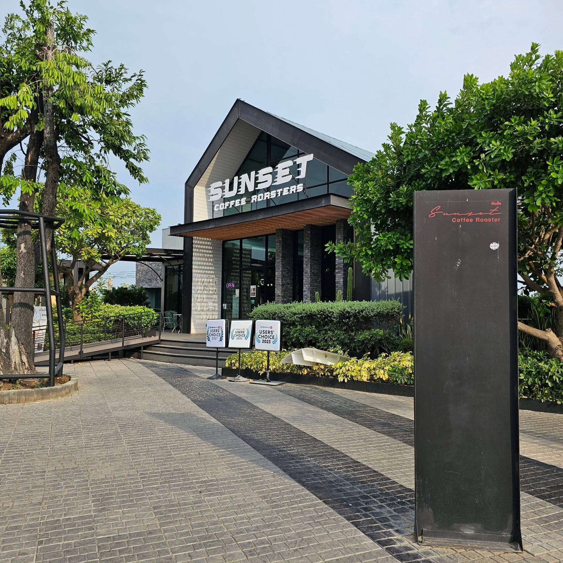 รีวิว Sunset Coffee Roasters - พรีเมียมครับ แวะเลย เครื่องดื่มหลากหลาย