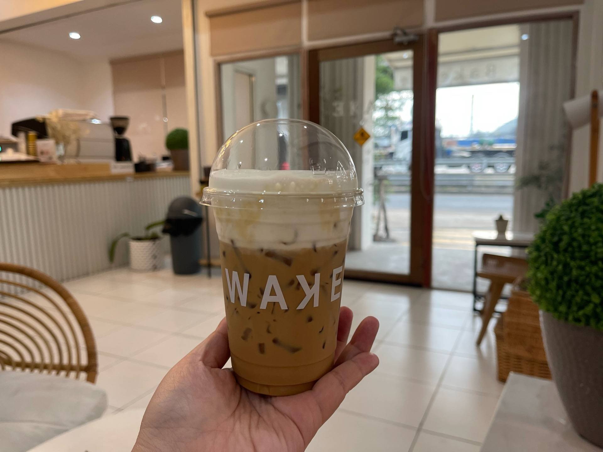 รีวิว Wake Cafe - เวคคาเฟ่ แหลมฉบัง