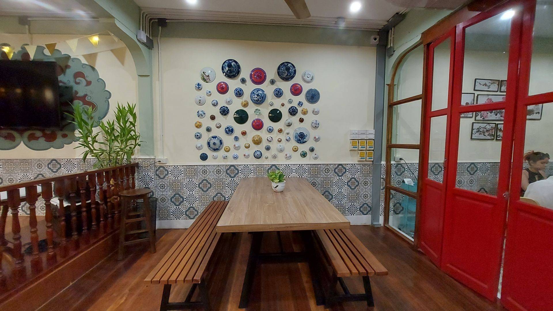 รูป Newtro Cafe บรรทัดทอง