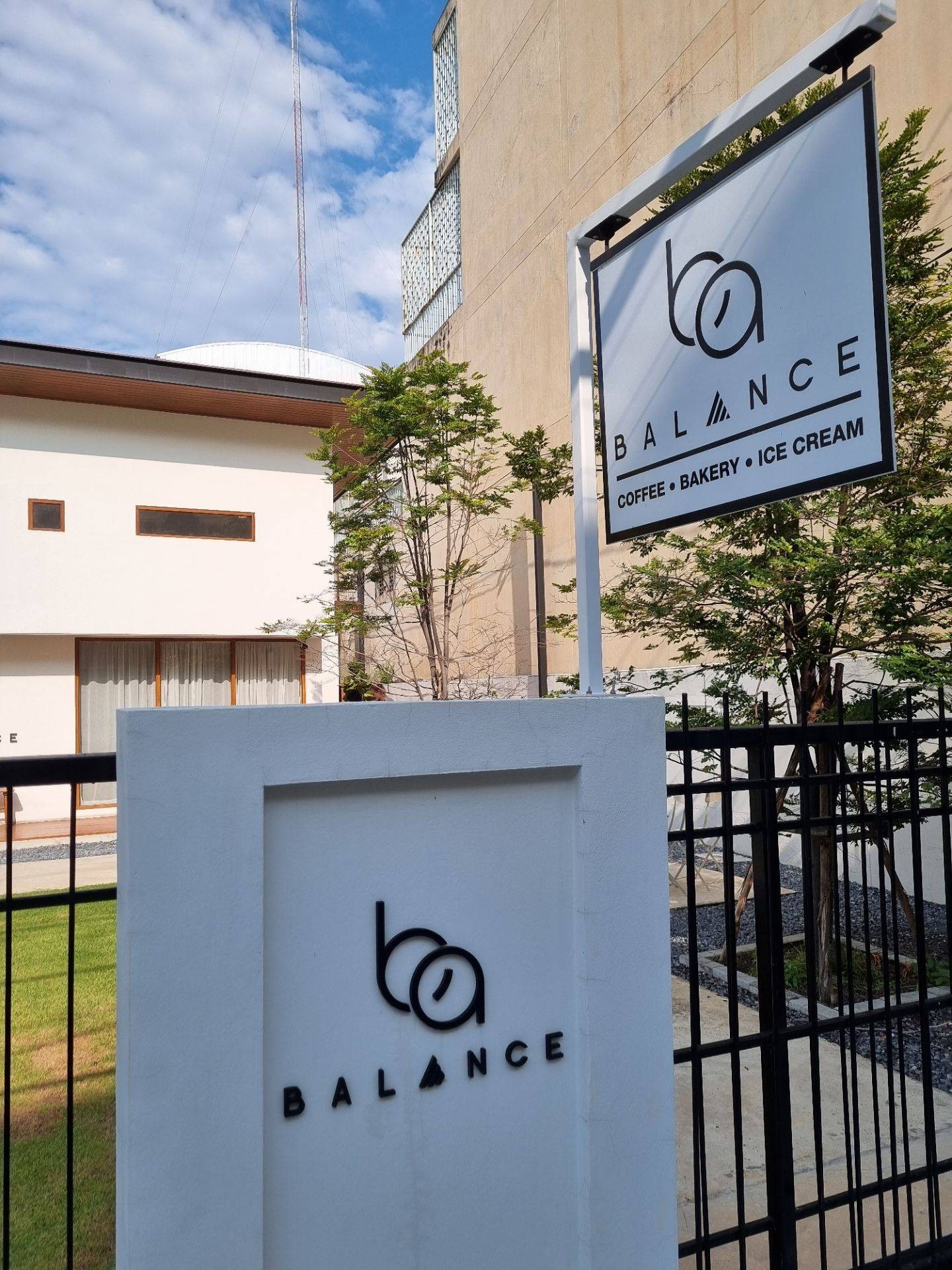 รีวิว Balance Cafe & Bakery - ร้านสวย ๆ ให้อารมณ์สบาย ๆ