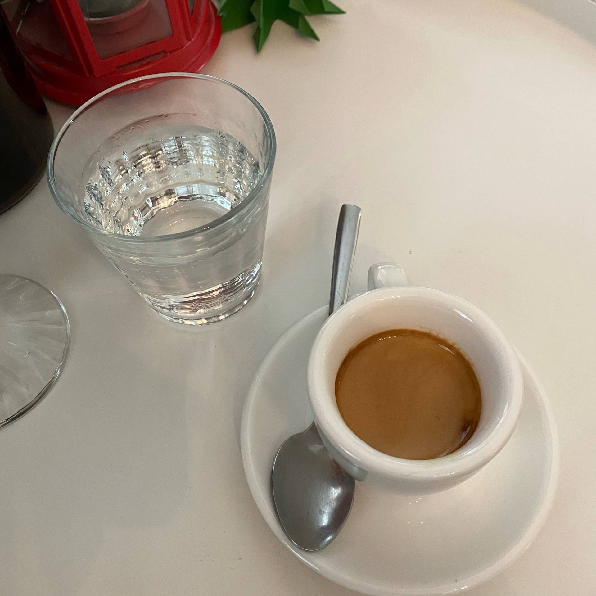 รีวิว Nugleng Bar : นักเลงบาร์ - กาแฟอร่อย ขนมดีงาม บริการดีมากครับ เหมือนมาเที่ยวบ้านเพื่อน