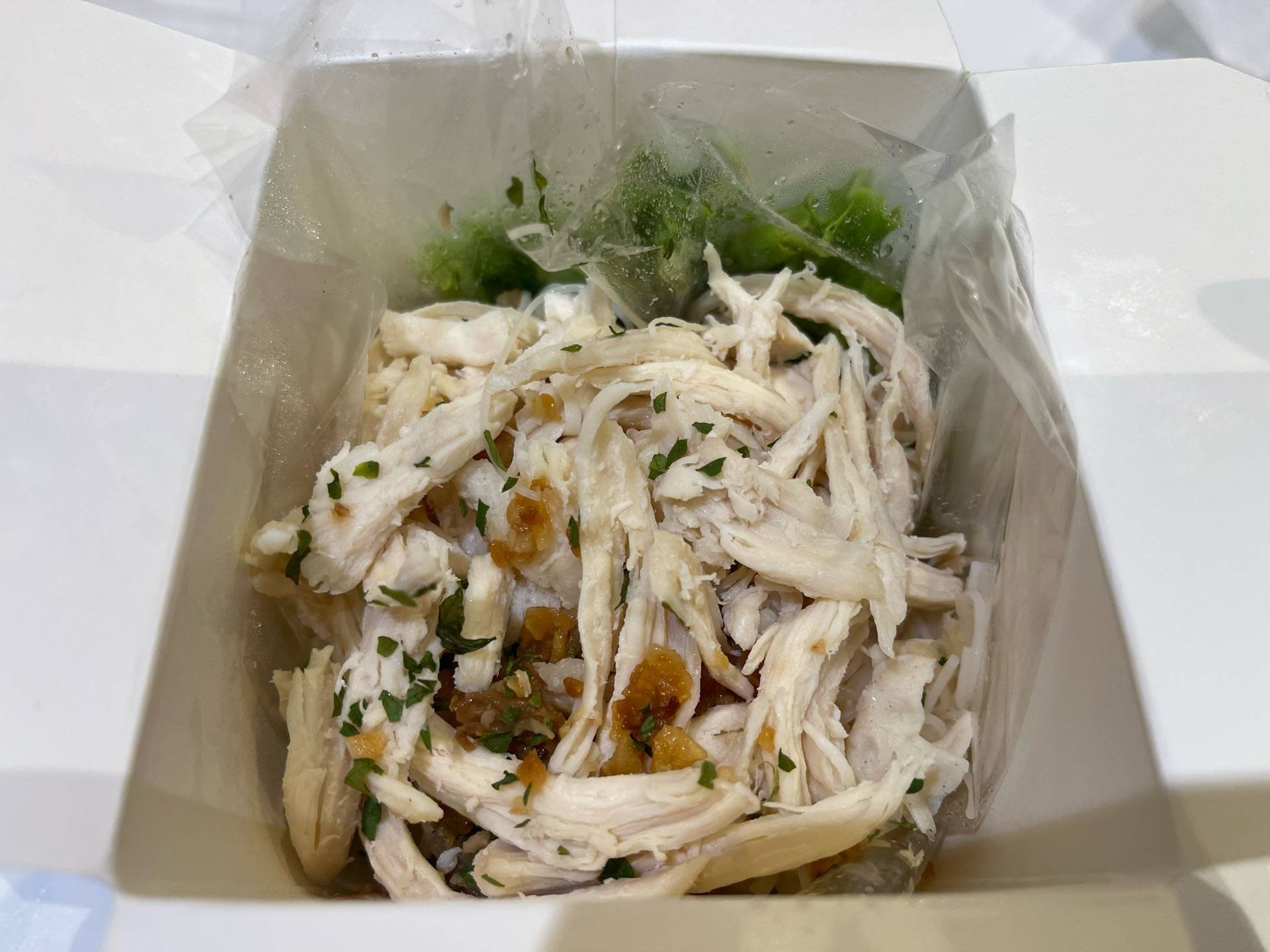 รูป Emily’s เส้นหมี่ไก่ฉีก Emily’s เส้นหมี่ไก่ฉีก