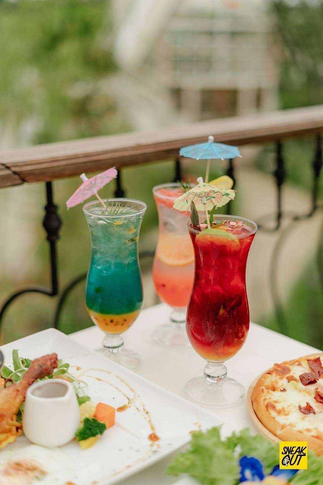 รูป Cafe Laura Bar & Restaurant หนองแค