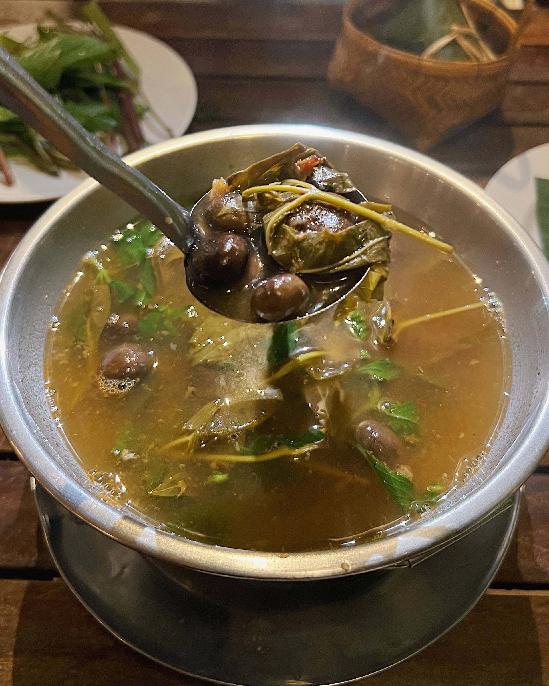 รูป ครกไม้ไทยลาว ลาดปลาเค้า