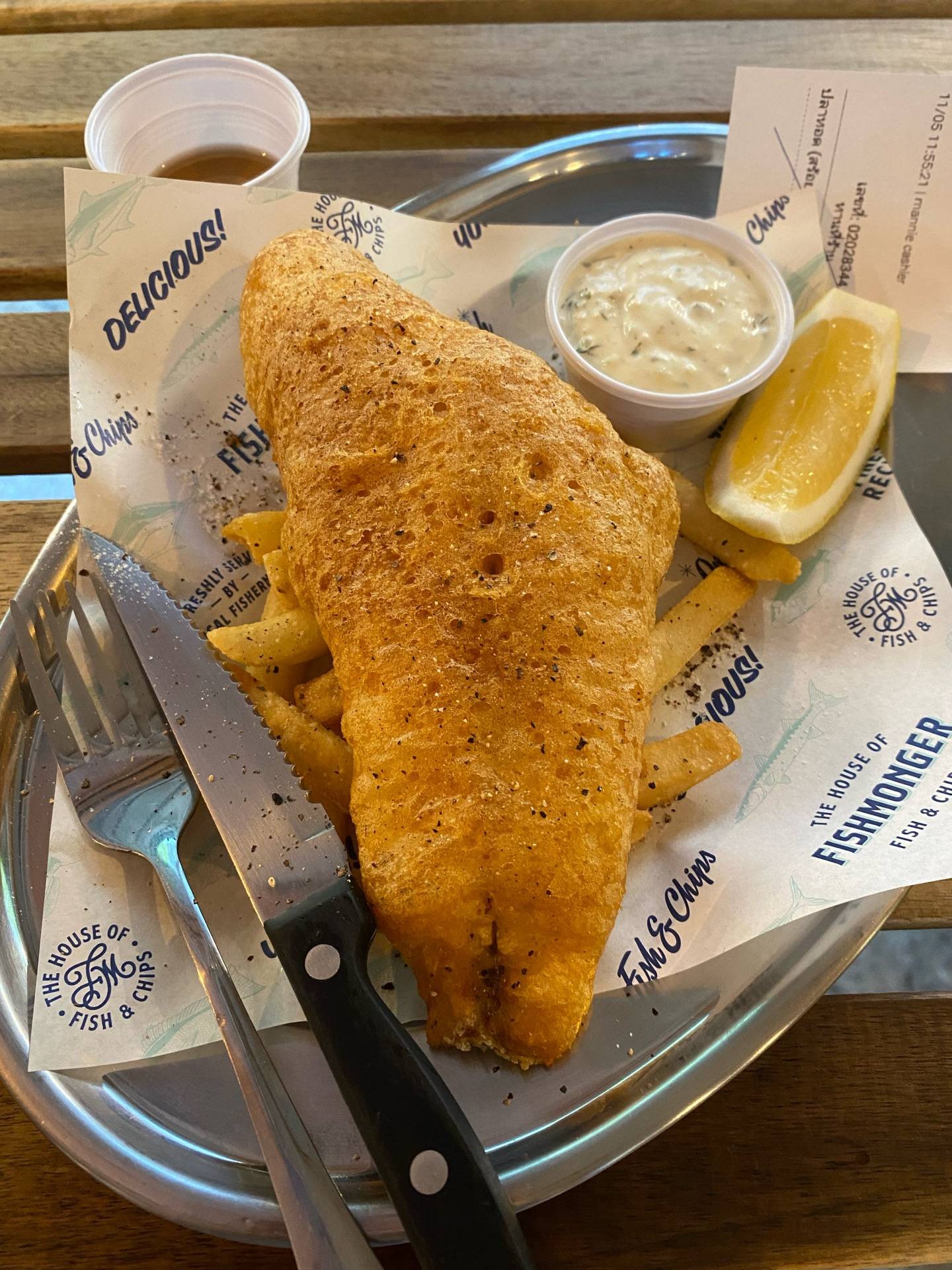รีวิว Fishmonger - The House of Fish & Chips ถนนเพชรบุรี - สมการรอคอย ปลา(no.1)เนื้อดีไม่เหมือน ...