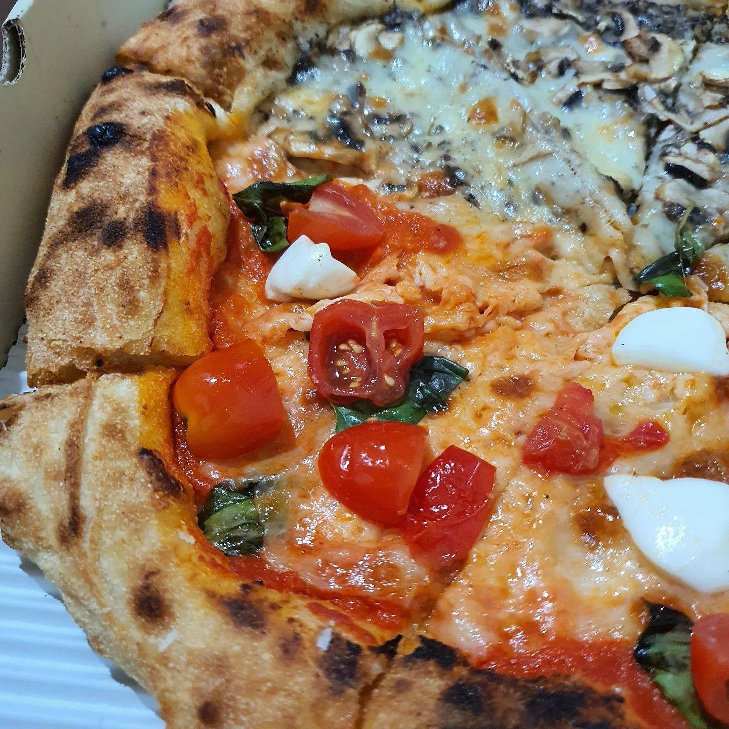 รีวิว Ronin pizza ลาดพร้าว 18 - ร้านพิซซ่าลาดพร้าว18