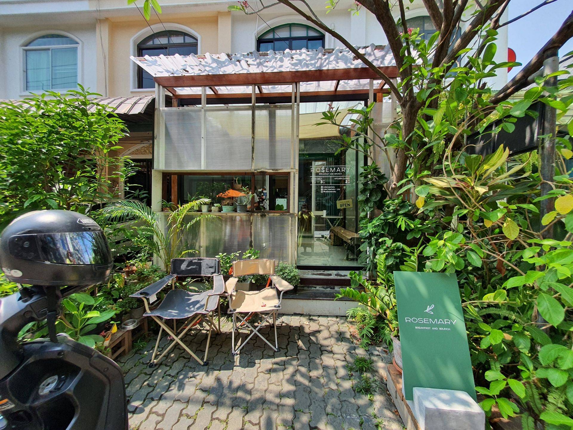 รีวิว CAFE ROSEMARY - คาเฟ่น่ารักๆ