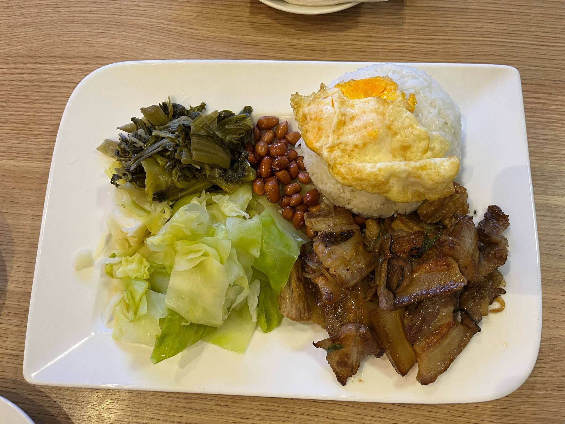 รีวิว Lucky Restaurant - Lucky Restaurant 🍚🐽🥬 ร้านอาหารในสนามบินฮานอย ...