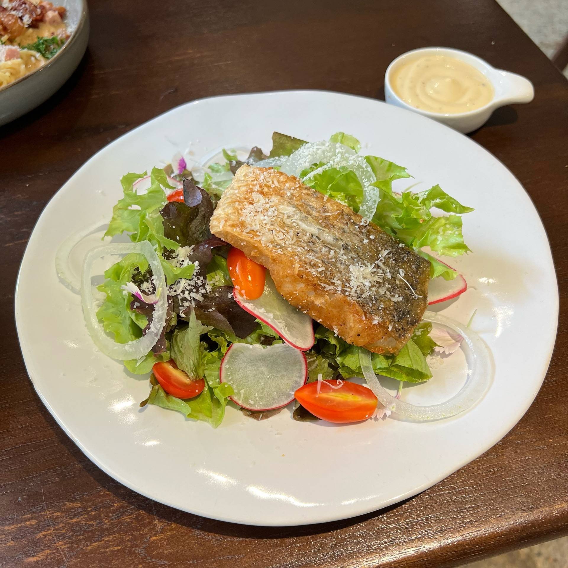 สลัดปลากระพง ร้าน พาสต้าอาม่า Pasta AMA ถนนพญาไท