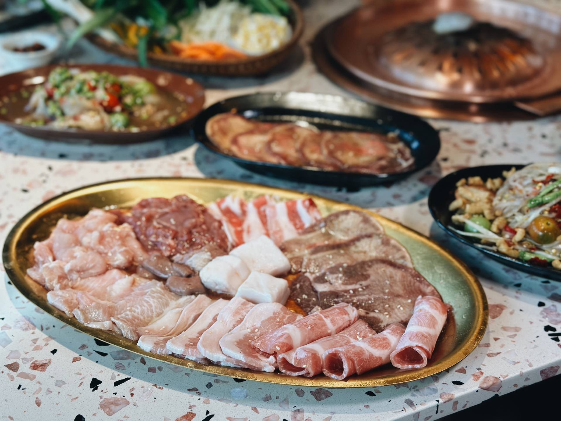 รูป ชิ้นโบแดง (Chin Bo Dang)