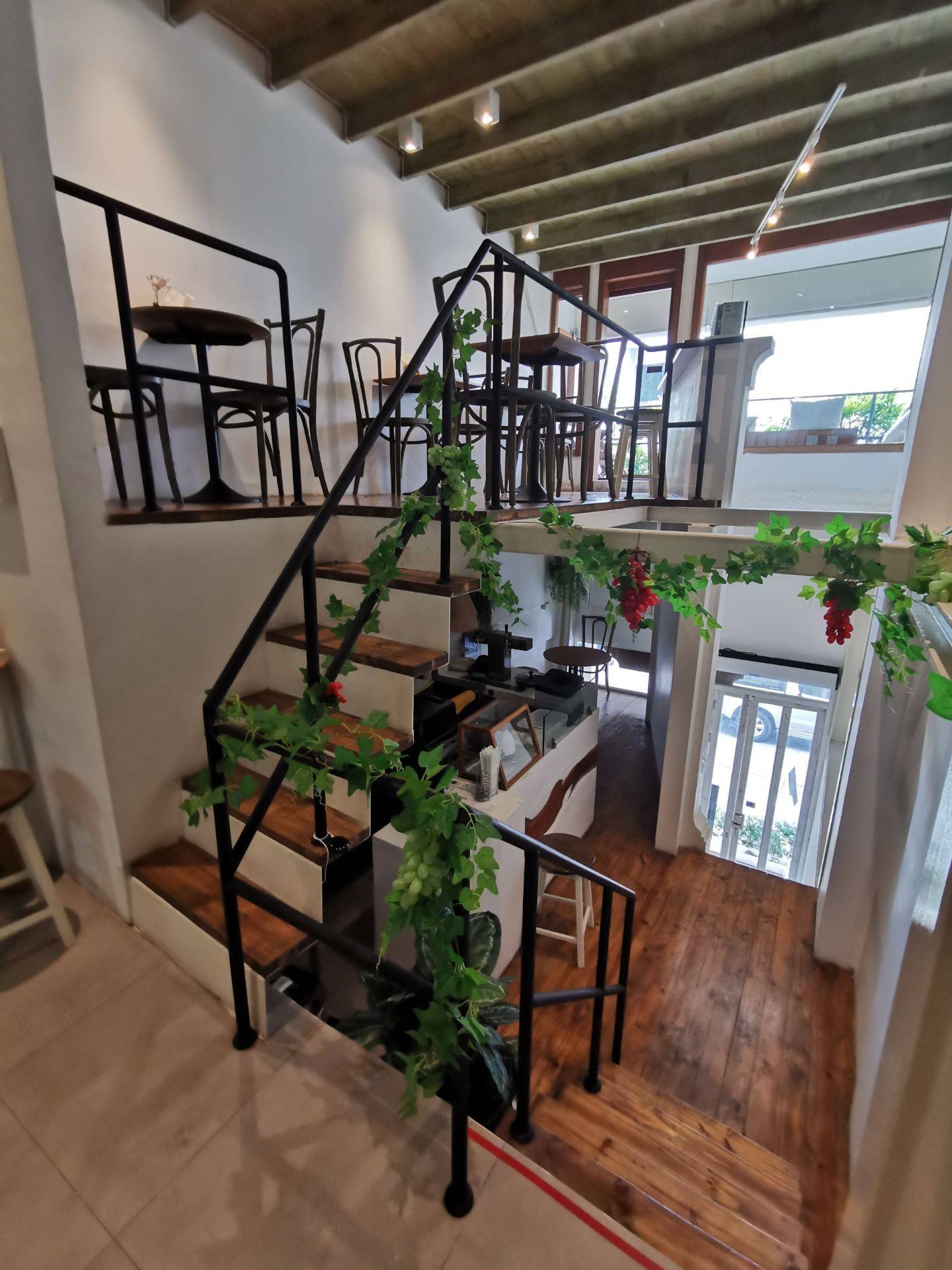 รีวิว Slow Bar : Slow Coffee & Juice Bar - ร้านสวย กาแฟดี