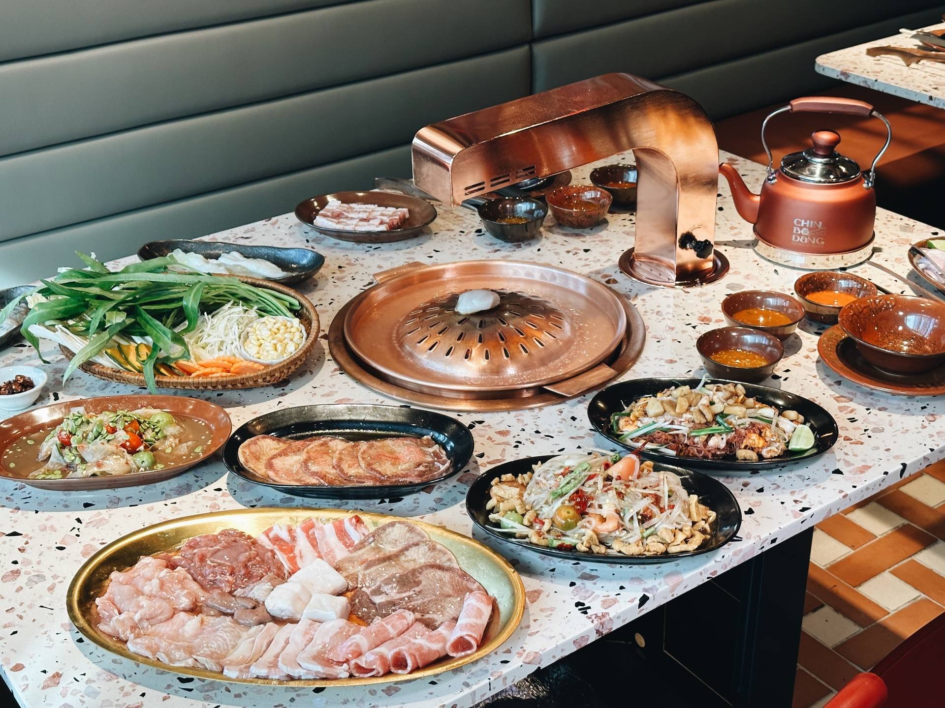 รูป Chin Bo Dang - ชิ้น โบ แดง The Emquartier