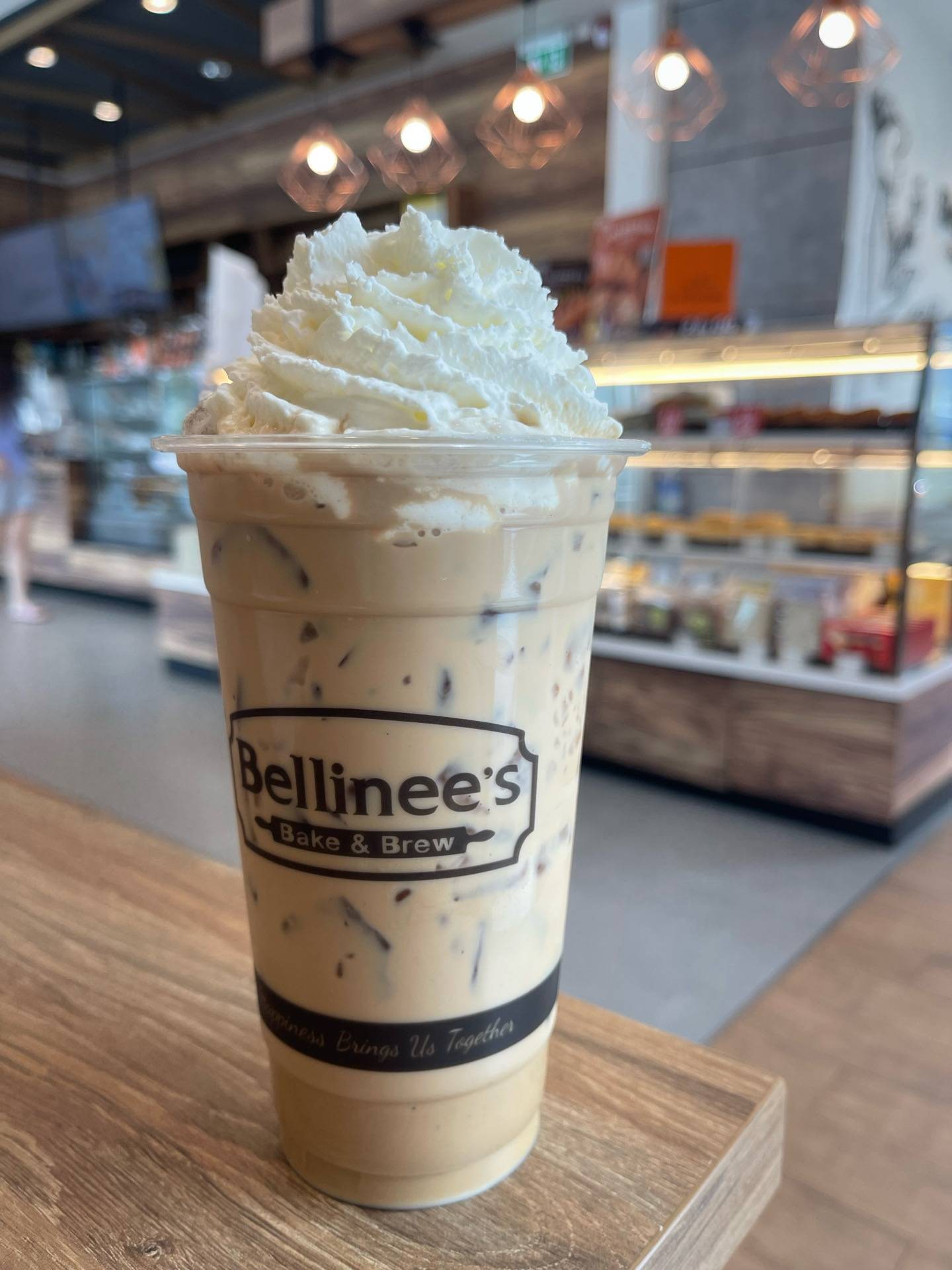 รีวิว Bellinee's Bake & Brew โกลเด้นท์เซ็นเตอร์ - Bellinee's Bake ...