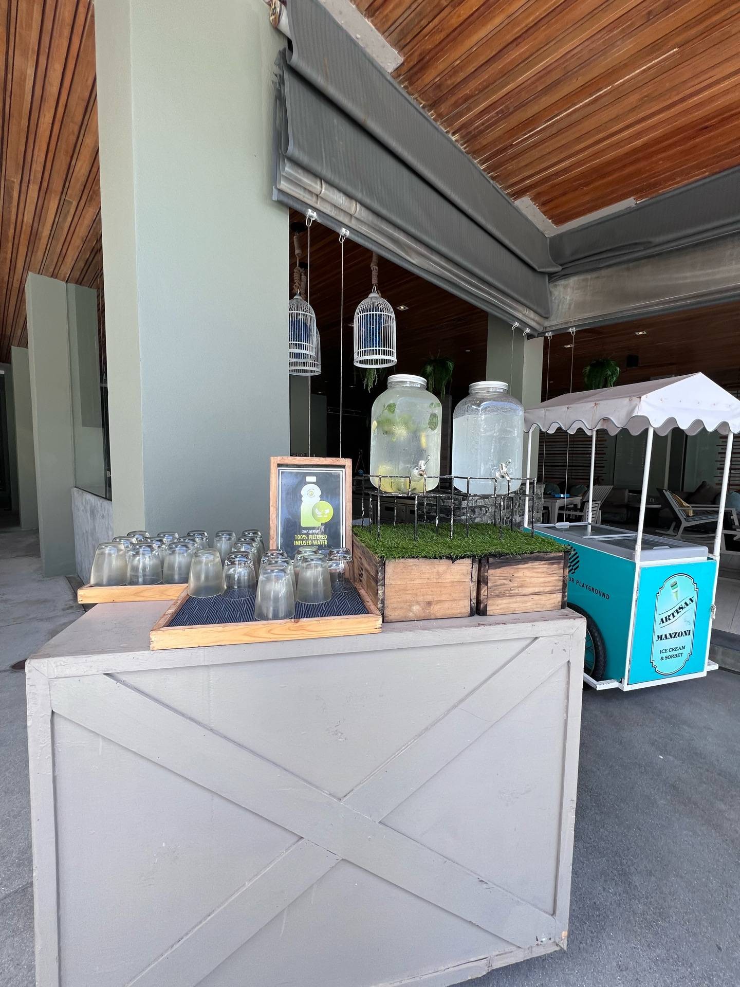 ร้าน Azur Pool Bar Pullman Phuket Arcadia Naithon Beach | รีวิวร้านอาหาร