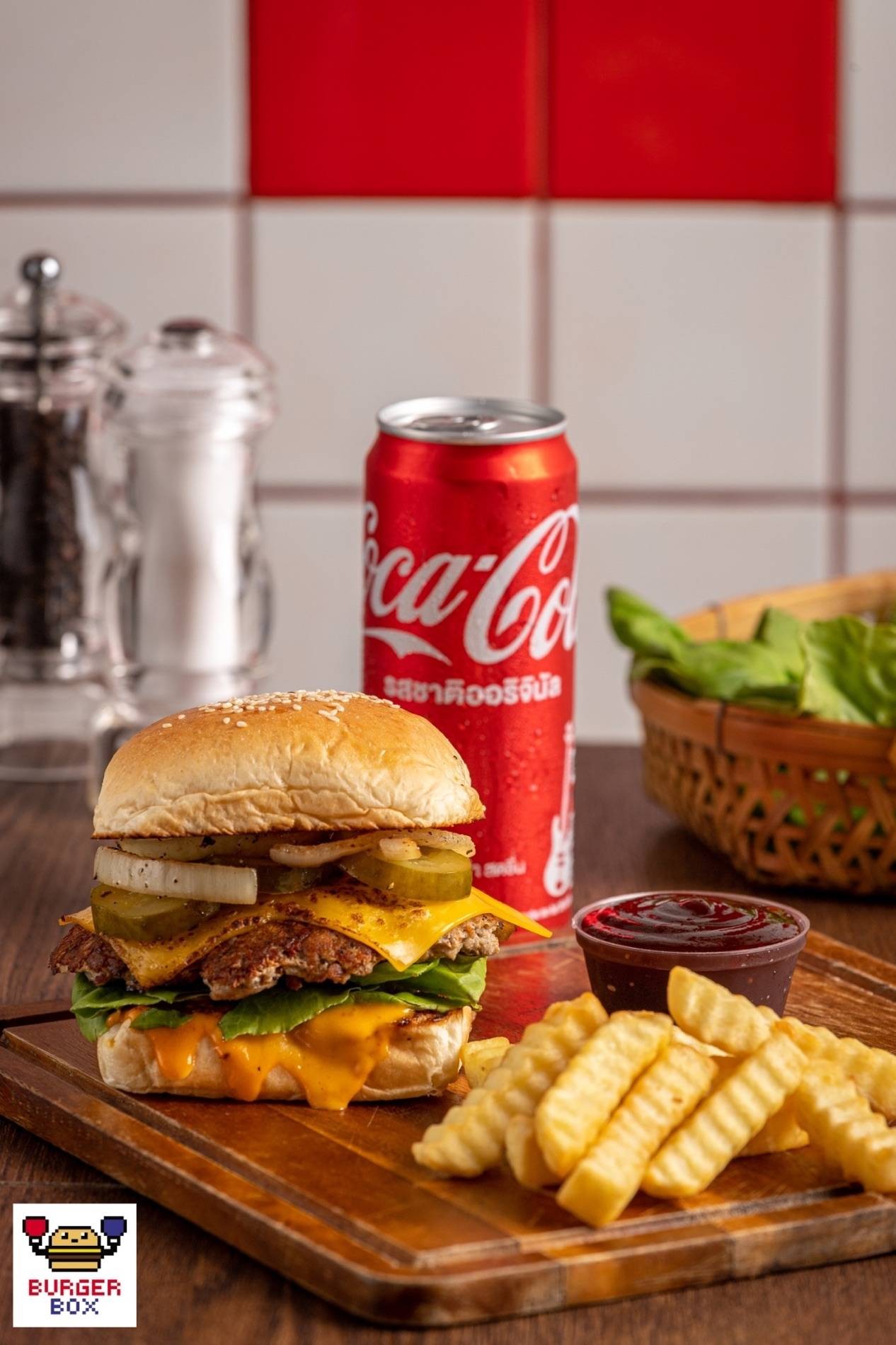 รีวิว Burger Box ทองหล่อ13 - Tasty burger and good value