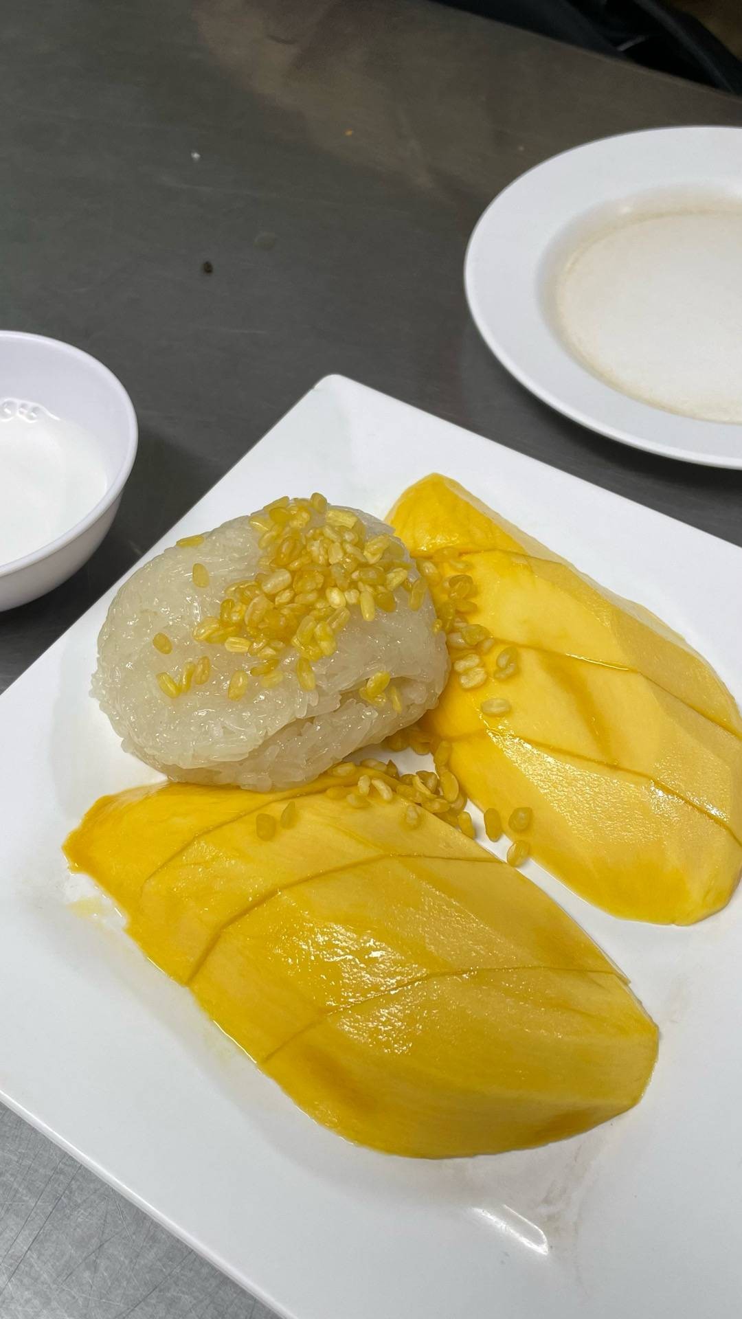 ข้าวเหนียวมะม่วง ร้าน เจ๊ก้อย ถนนเพชรบุรี