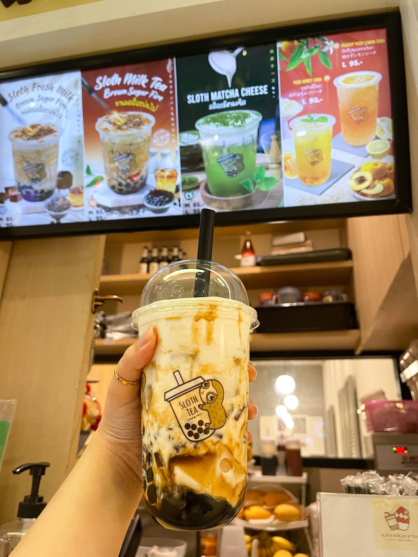 รีวิว Sloth Sukiyaki 101 The Third Place - ชานมร้าน sloth🧋