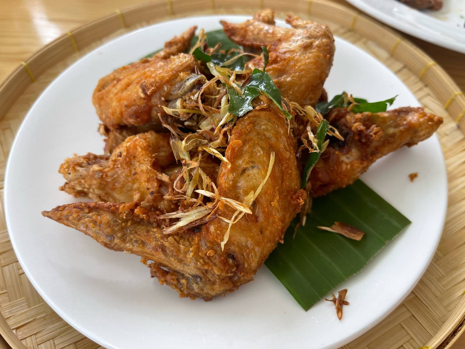 รีวิว Ka Nom Jin - Ka Nom Jin Coffee & Eatery