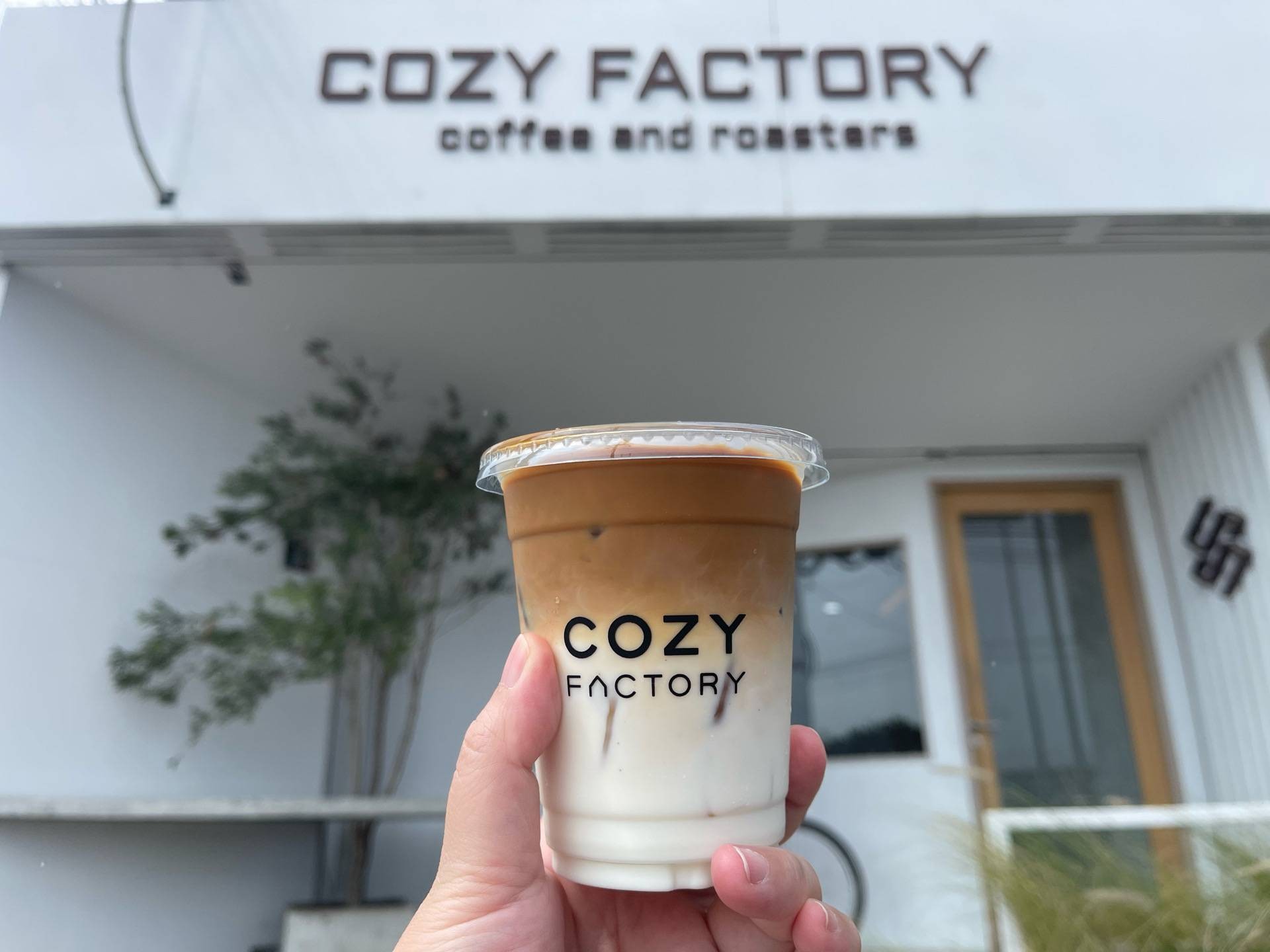 รีวิว Cozy Factory Coffee & Roaster สวนเสือศรีราชา - Cozy Factory SS