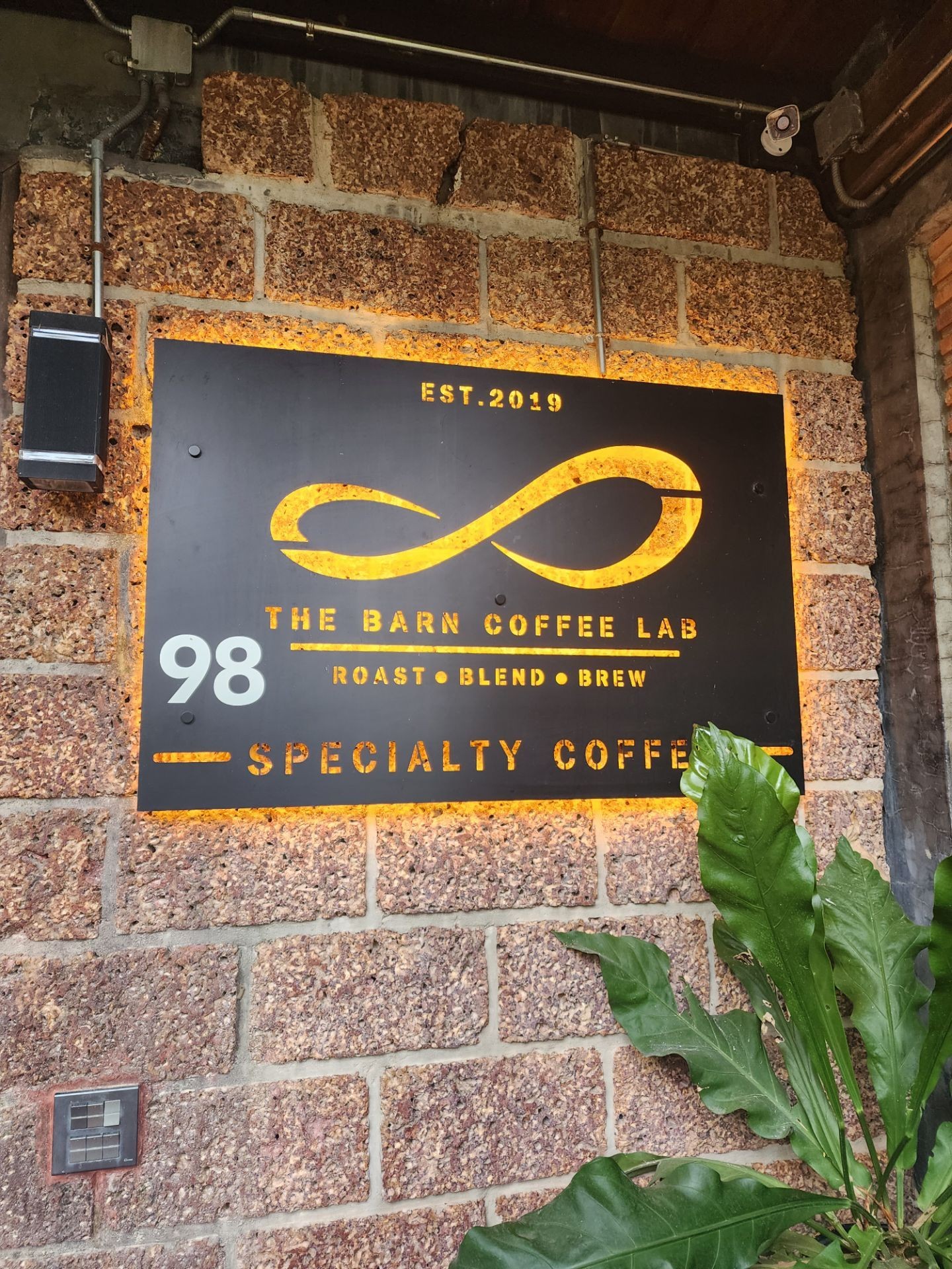 รีวิว The BARN Coffee Lab : Specialty Coffee Roasters , Nakhon Pathom ...