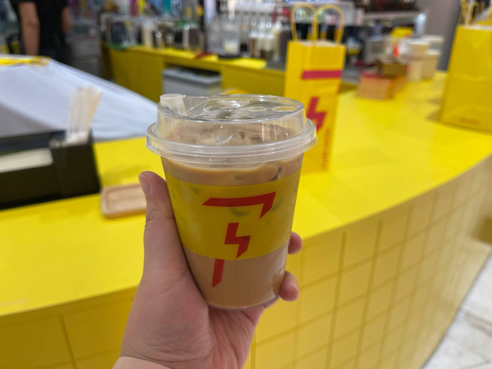 รีวิว Flash Coffee เอ็มควอเทียร์ - Flash Coffee