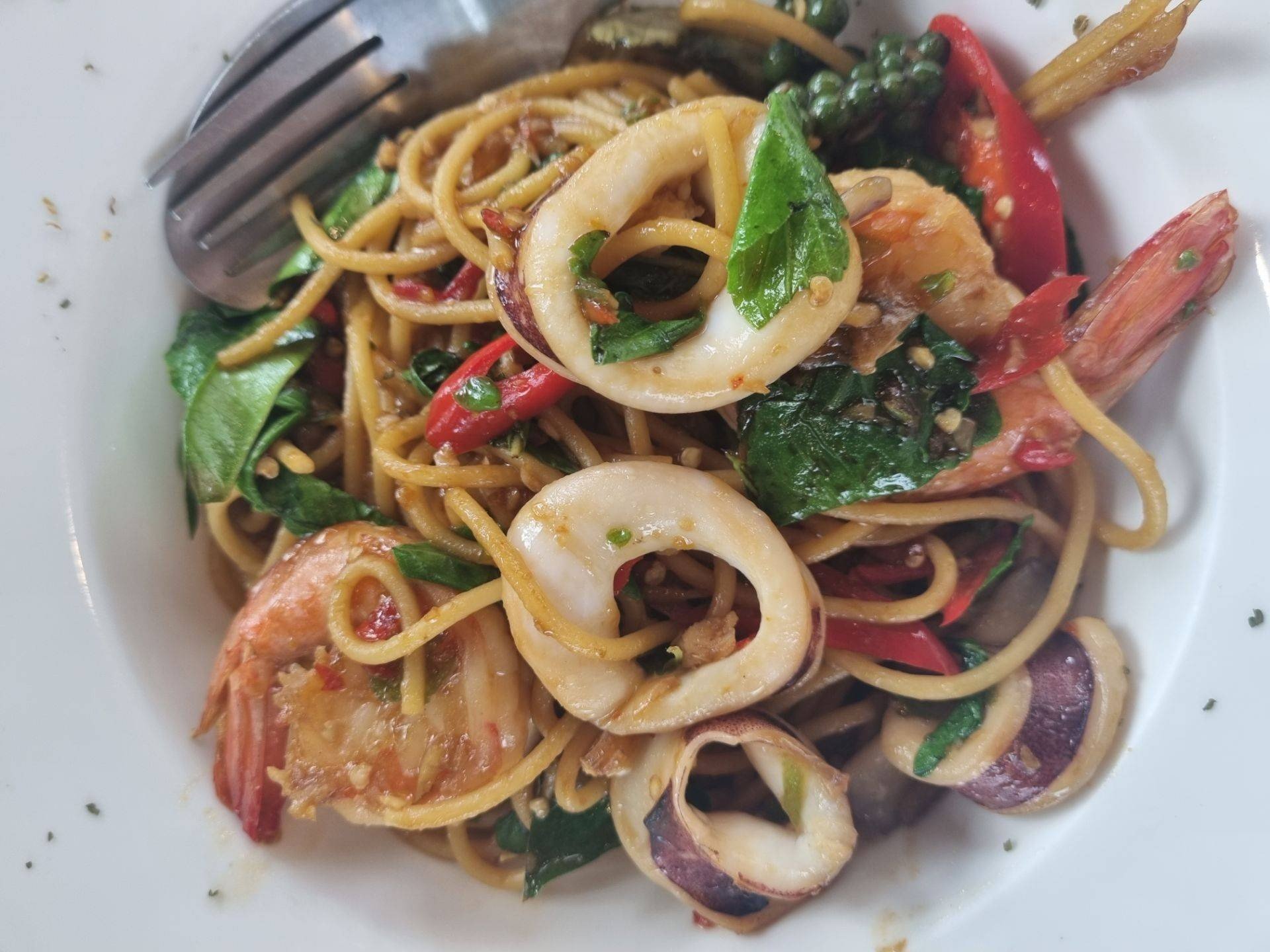 รีวิว WHIP CAFE Bangsaen - พนักงานบริการดี เพลงเพราะ อาหารอร่อย