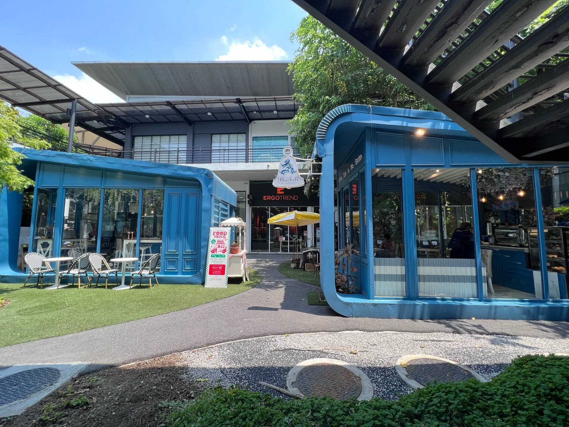 รีวิว Bluebell Cafe CDC - Pet-friendly blue cafe ☕️