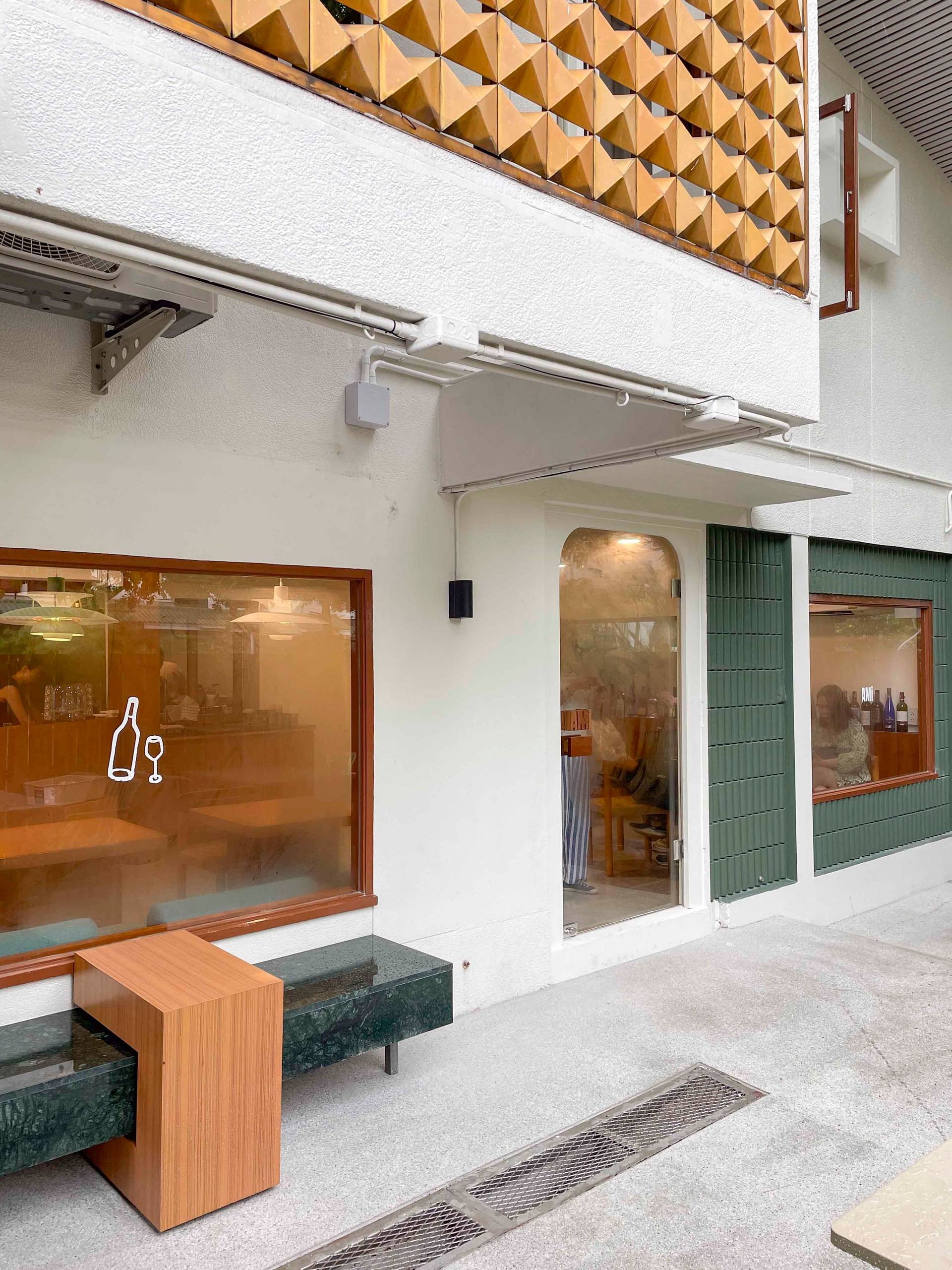 AMI Brunch & Bubbles