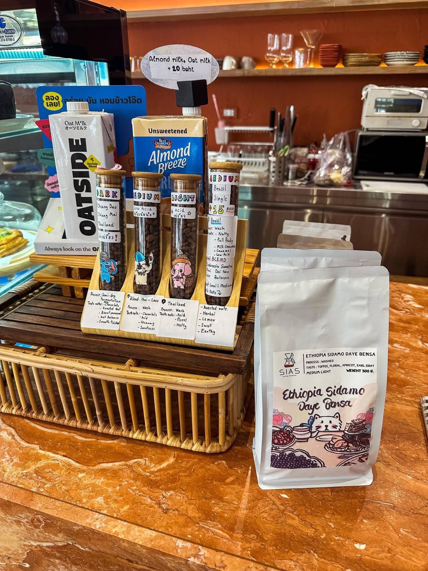 รูป Kaja Gallery Cafe Cacha bed hotel